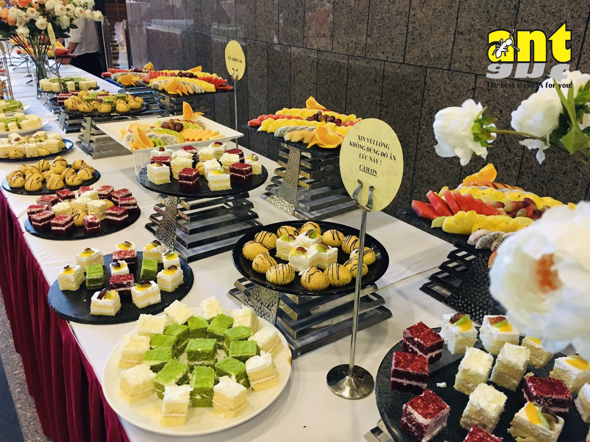 TIỆC TRÀ TEA BREAK – Tiệc Kiến Vàng